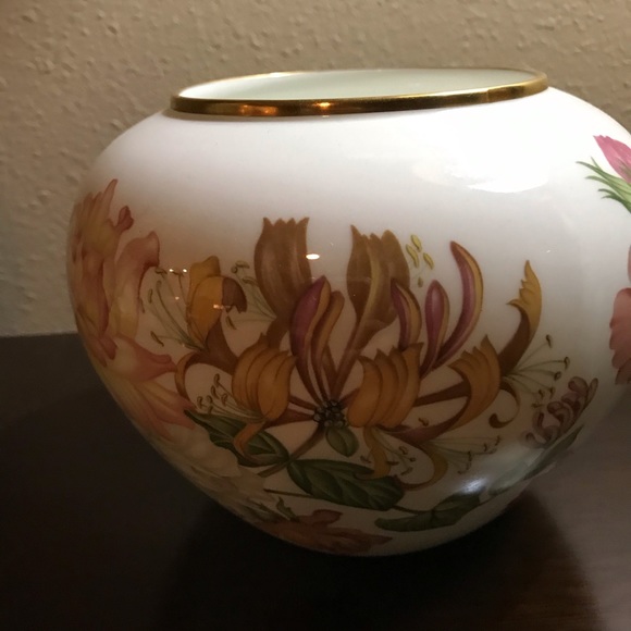 Wedgwood | Accents | Wedgwood Bone China Horticultural Society Vase ...